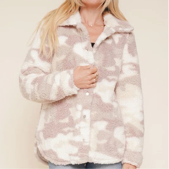 Hem & Thread | Jackets & Coats | New With Tags Hem Thread Camo Sherpa ...